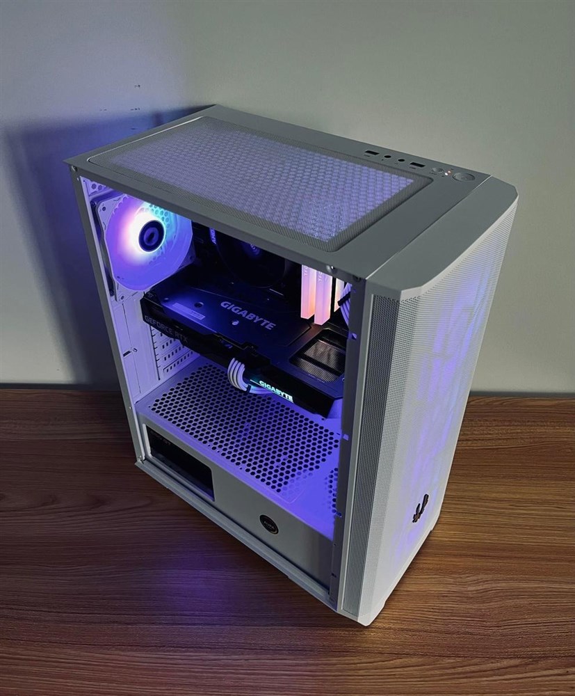 The Basic 1440p machine - Micro Center Build