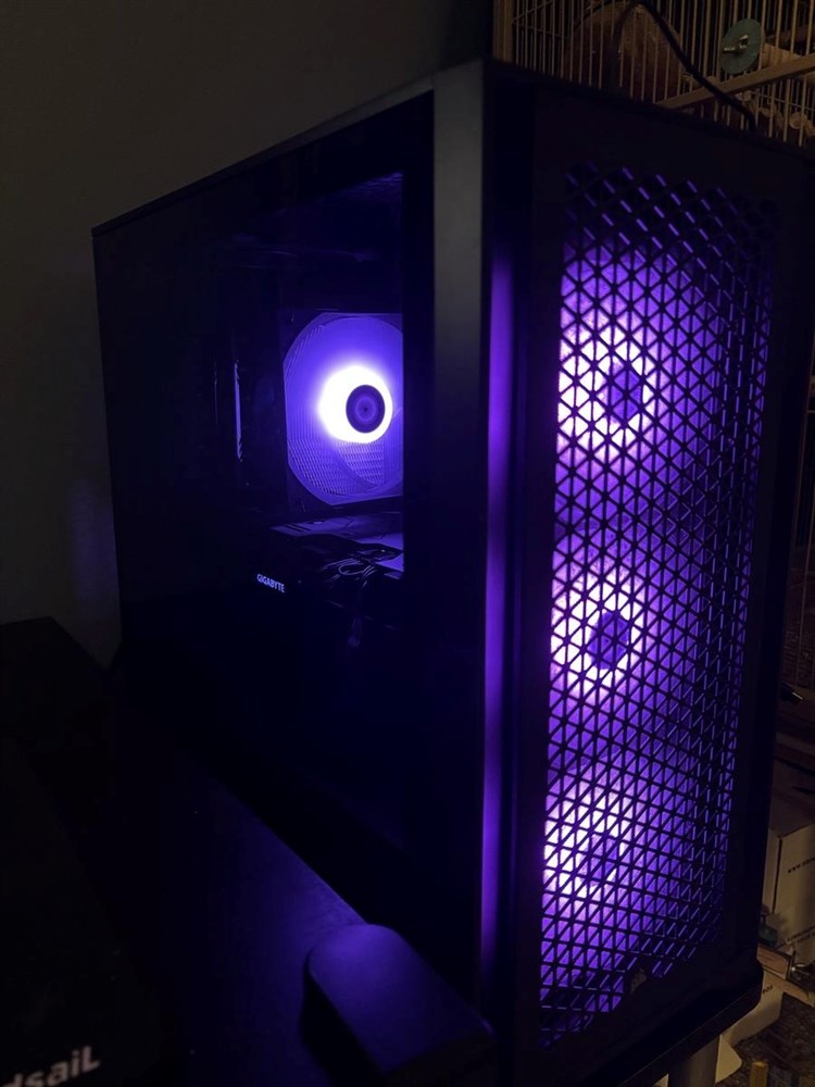 Sleek and Fast - Micro Center Build