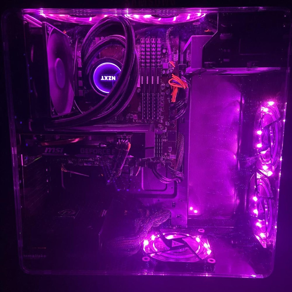 Pinky Gaming - Micro Center Build