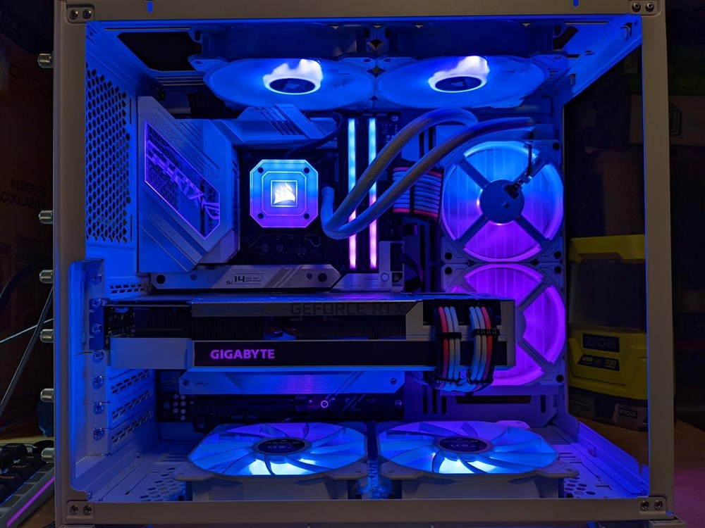 Snowy Caps - Micro Center Build