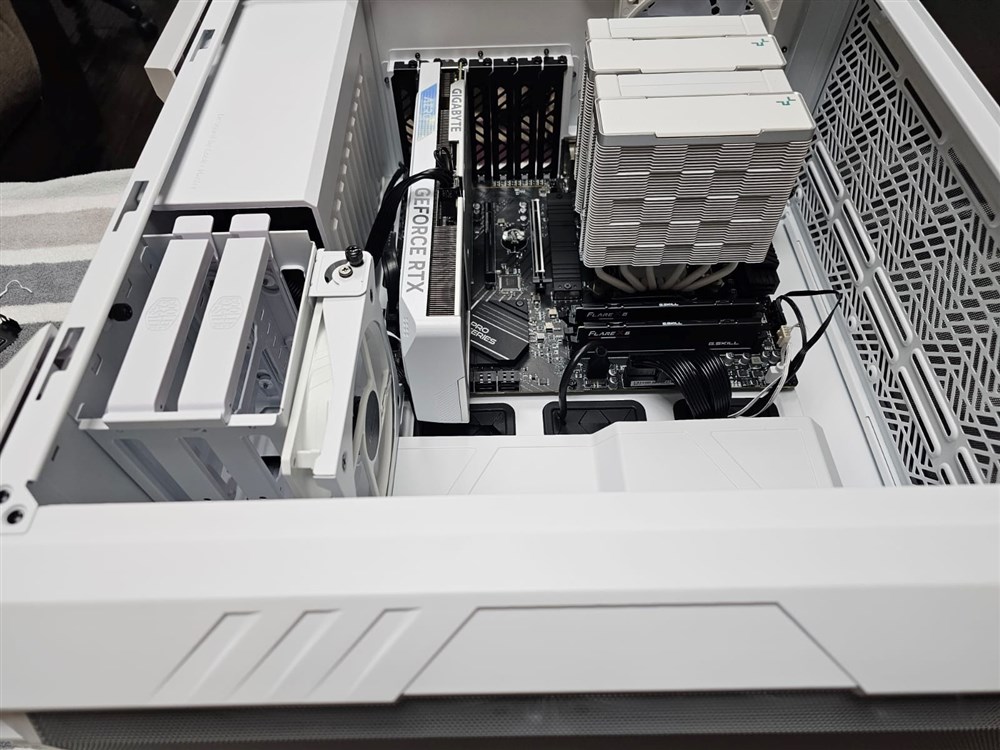 Budget Gaming - White Theme. Ryzen 78003XD - - Micro Center Build