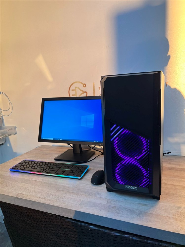 custom gaming computer - Micro Center Build