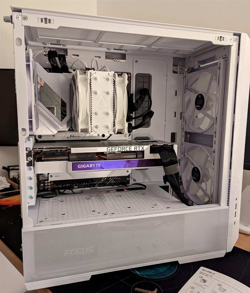 Phantom White Gaming Build - Micro Center Build