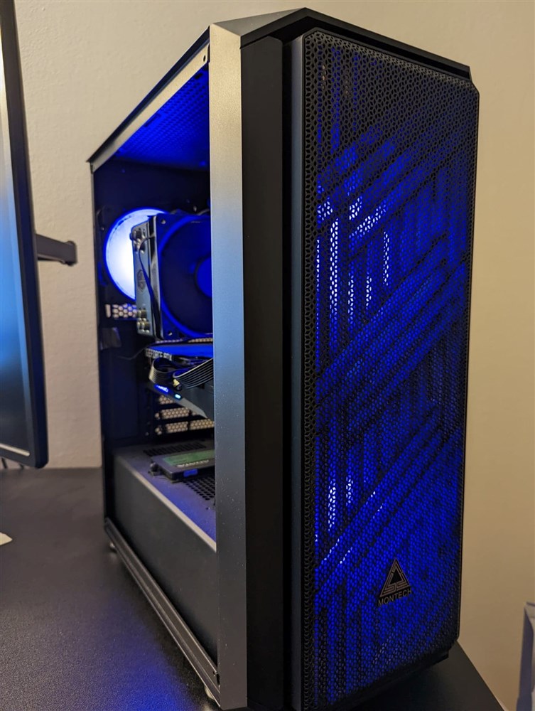 Black Panther (Stealth) - Micro Center Build