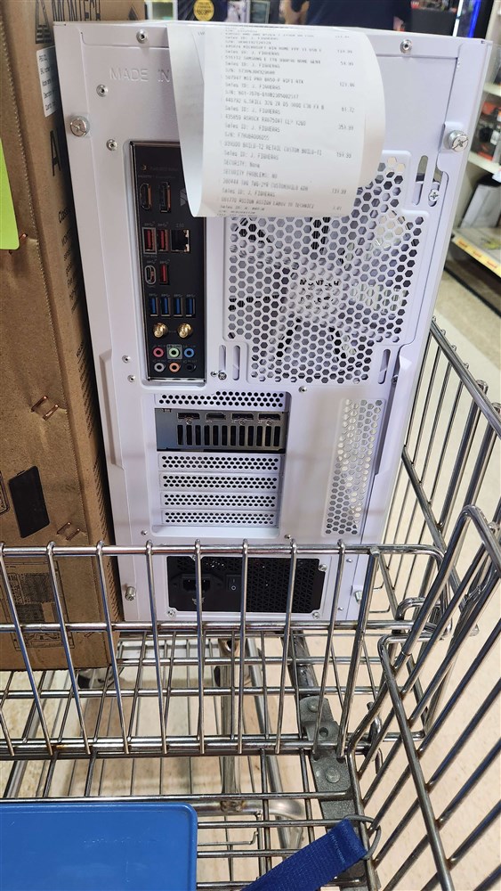 VTuber's first Gaming Rig - Micro Center Build