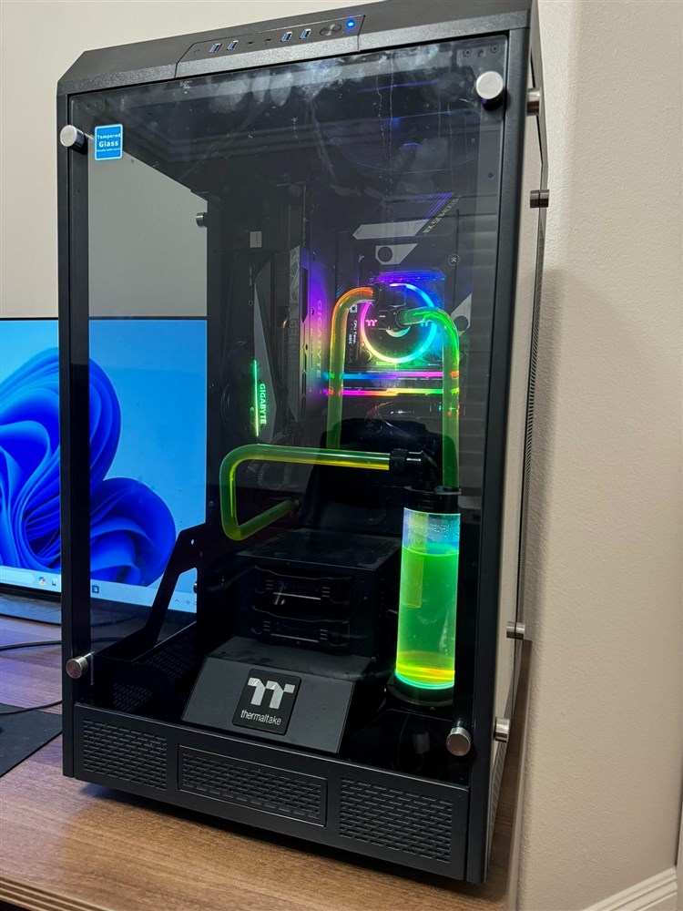 Mega water cooled case! - Micro Center Build