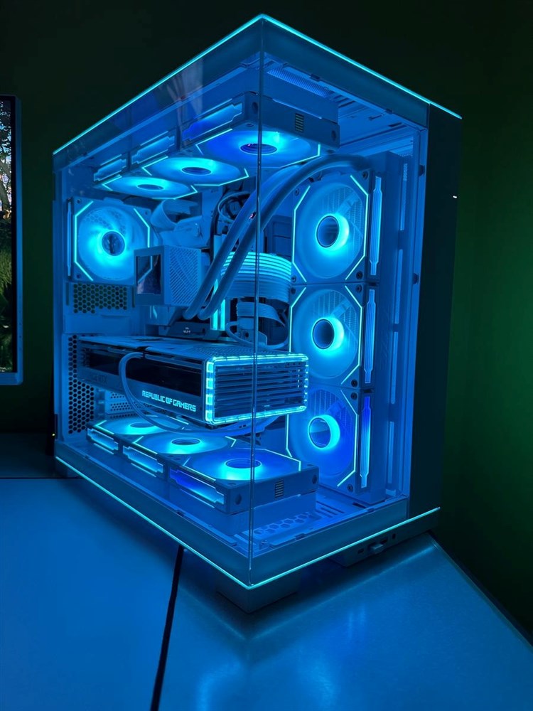 White Monster - Micro Center Build