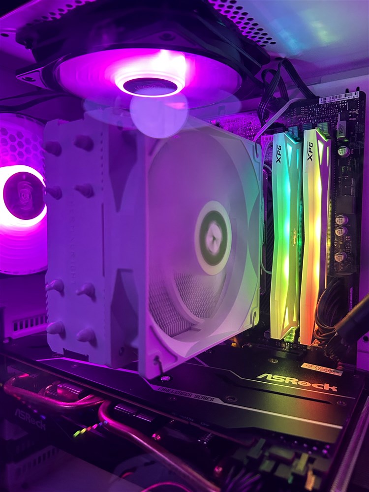 Black and White Gaming PC - Micro Center Build