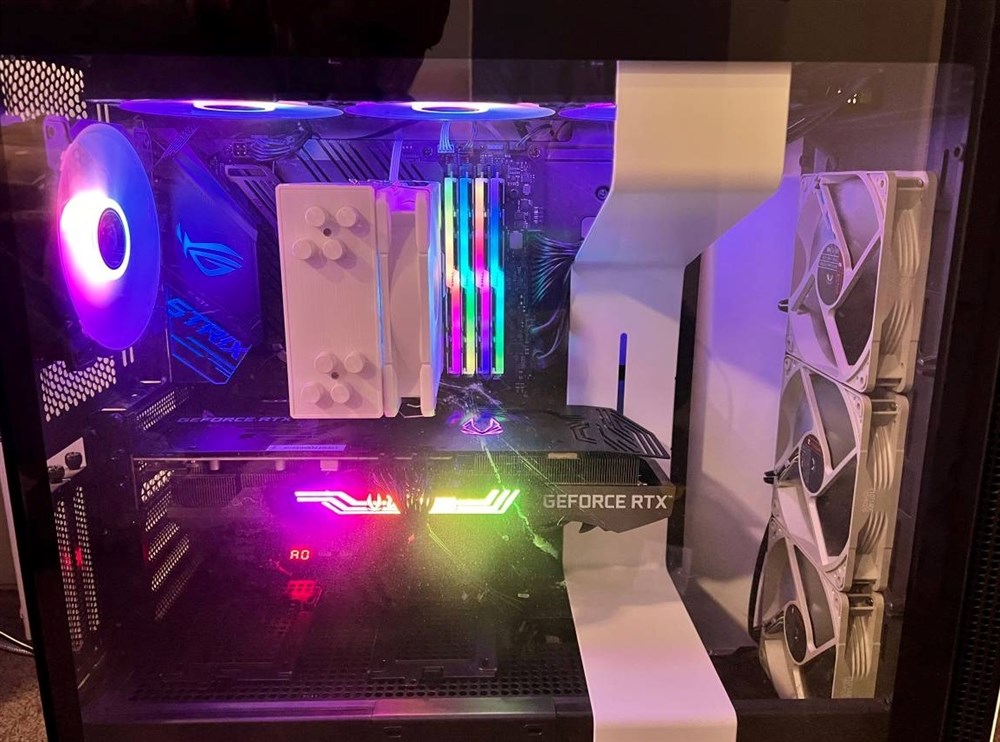 Mid-sized Gaming PC - Micro Center Build