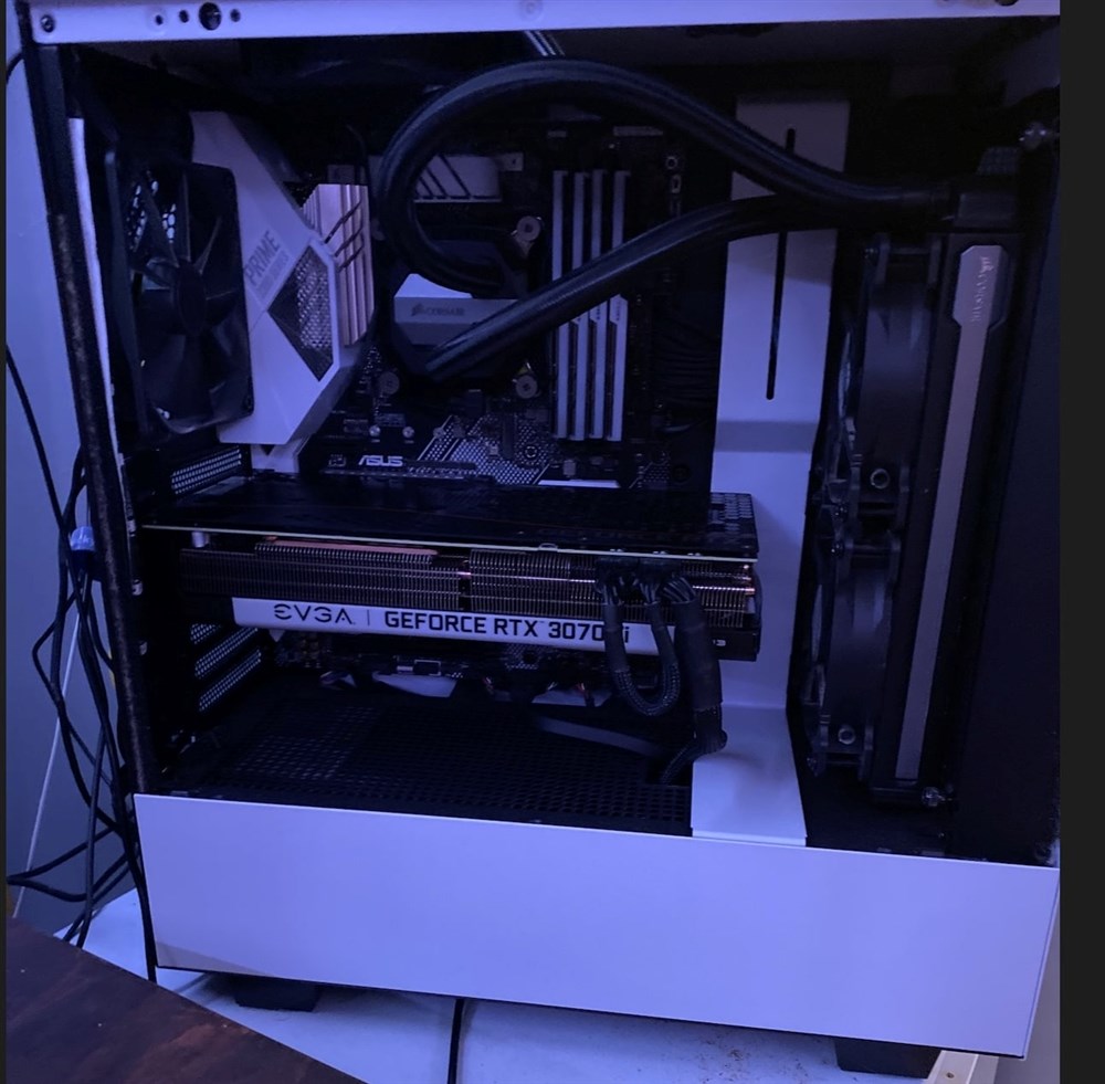White Gaming Station - Micro Center Build