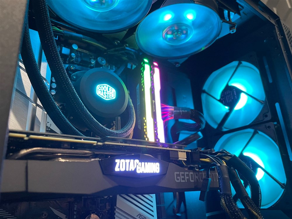RTX 2070 S High End Gaming PC - Micro Center Build