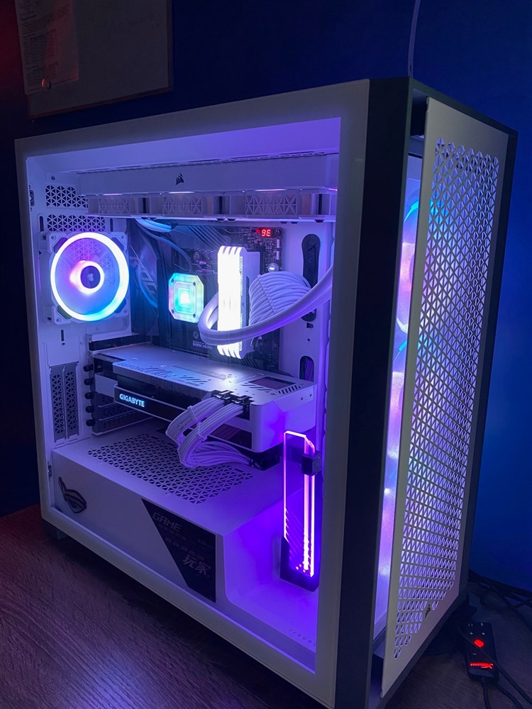 Dream Build 2022 - Micro Center Build