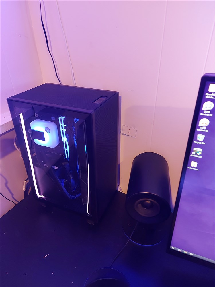 Meshlicious RGB mini ITX - Micro Center Build