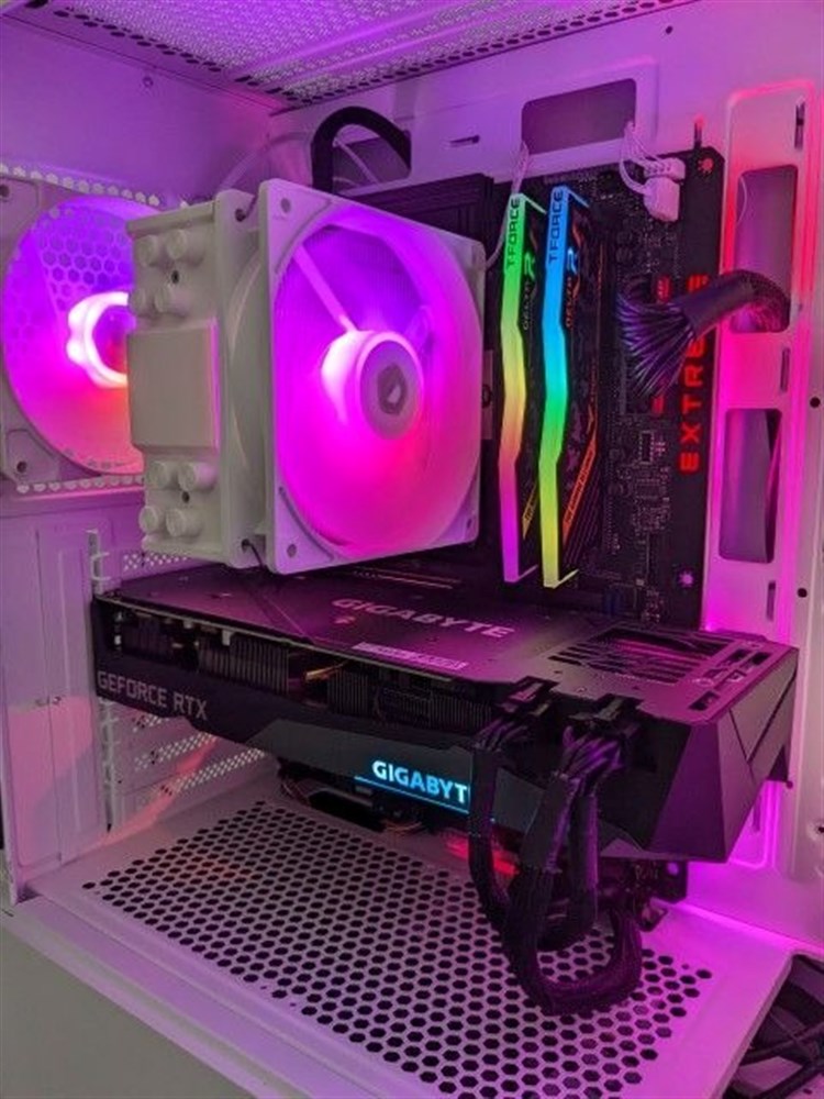 White PC - Micro Center Build