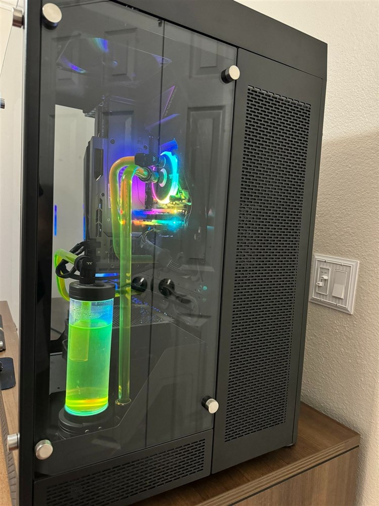 Mega water cooled case! - Micro Center Build