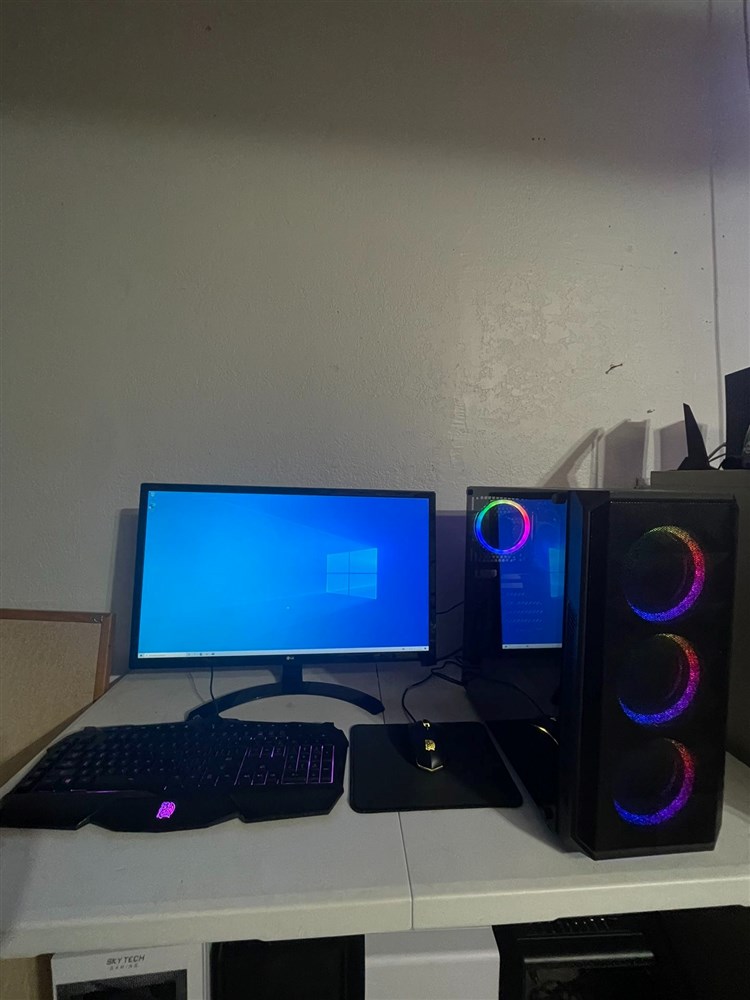 Custom Made RGB School & Gaming PC - Micro Center Build