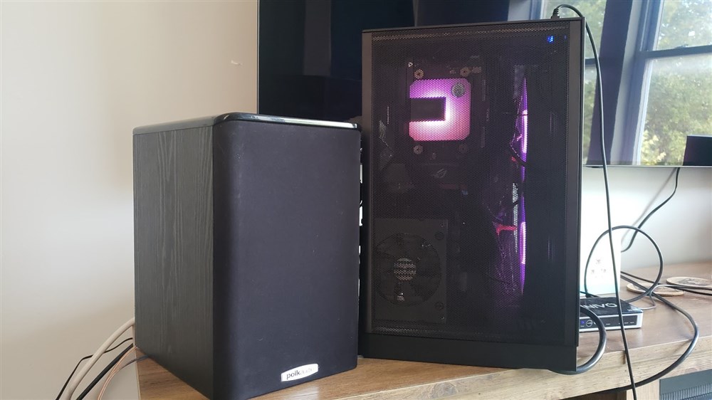 Living Room Gaming PC - Micro Center Build