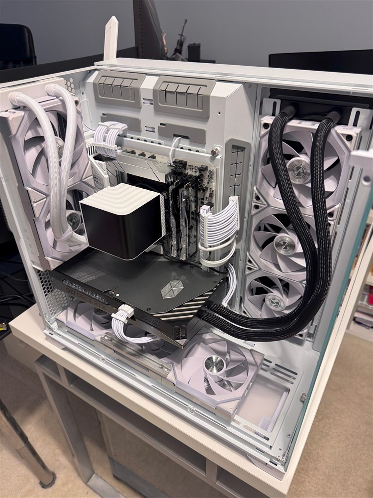 White Gaming Rig - Micro Center Build