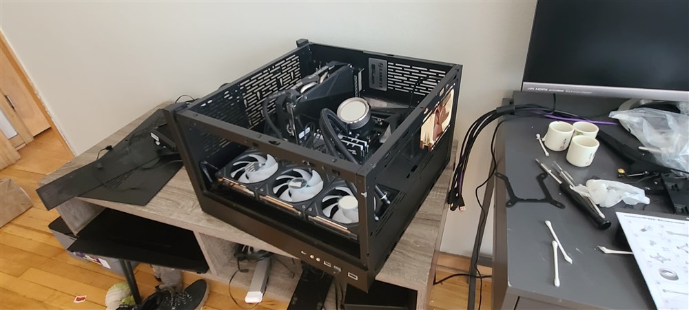 Lian Li is the Future!! - Micro Center Build