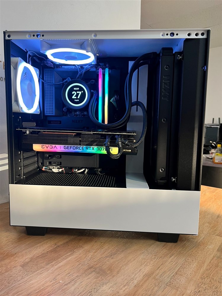 NZXT PC!! - Micro Center Build