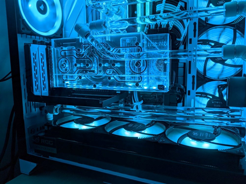 Winter Ice - Micro Center Build