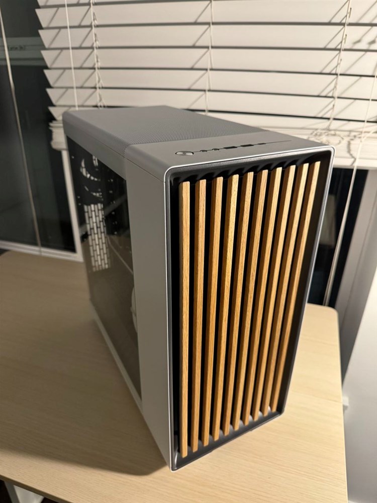 Black & white no RBG 4K AAA build - Micro Center Build