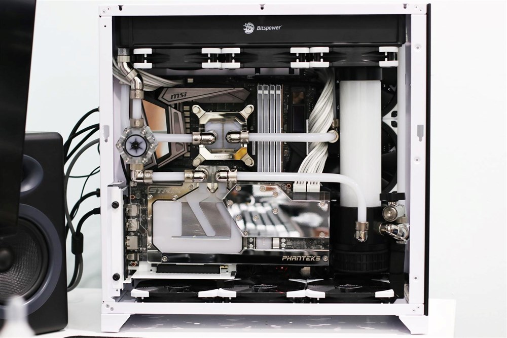 Liquid Metal - Micro Center Build