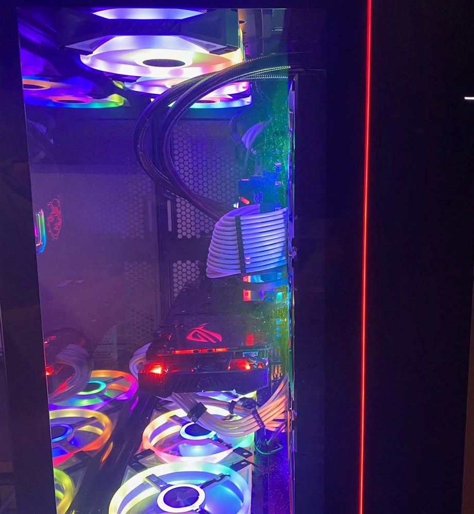 Gaming Building - Micro Center Build