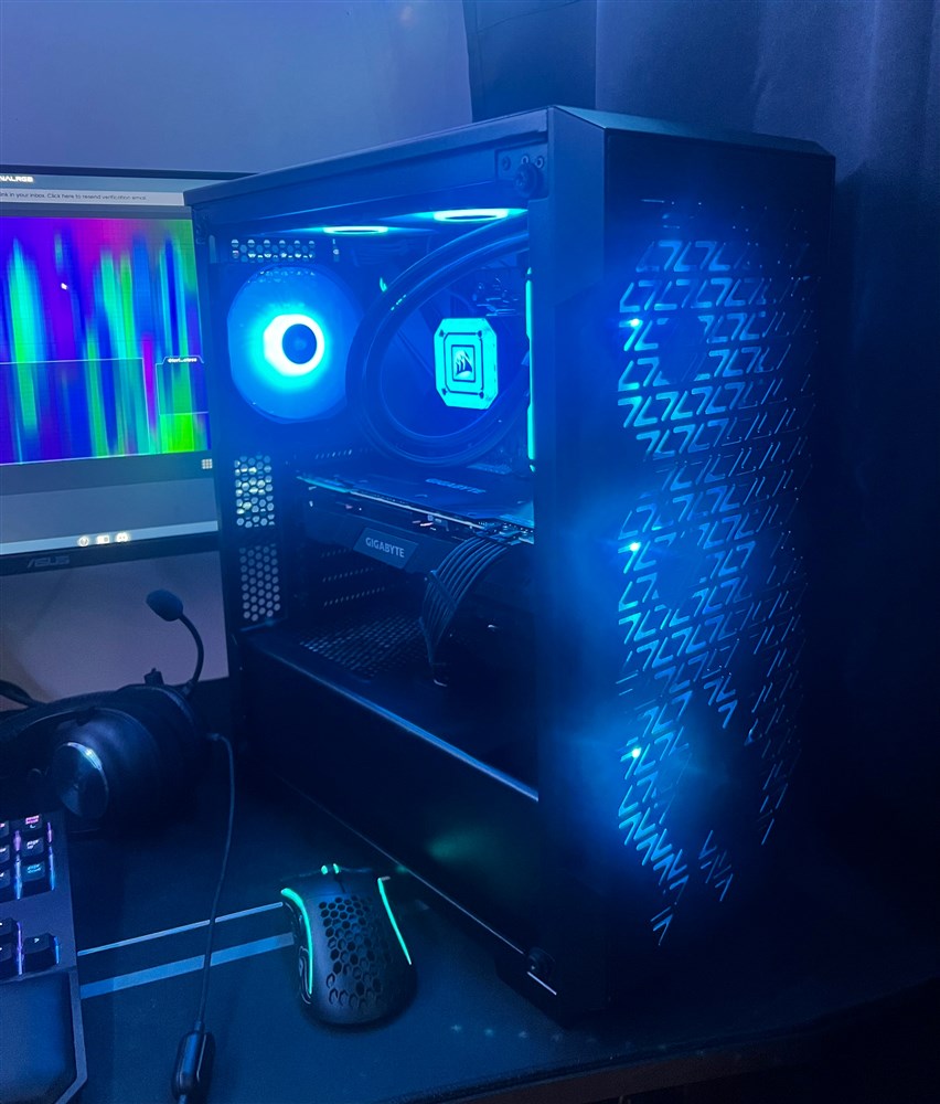 Lighting Blacked out - Micro Center Build