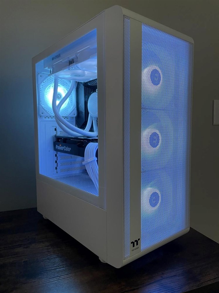 snow white - Micro Center Build