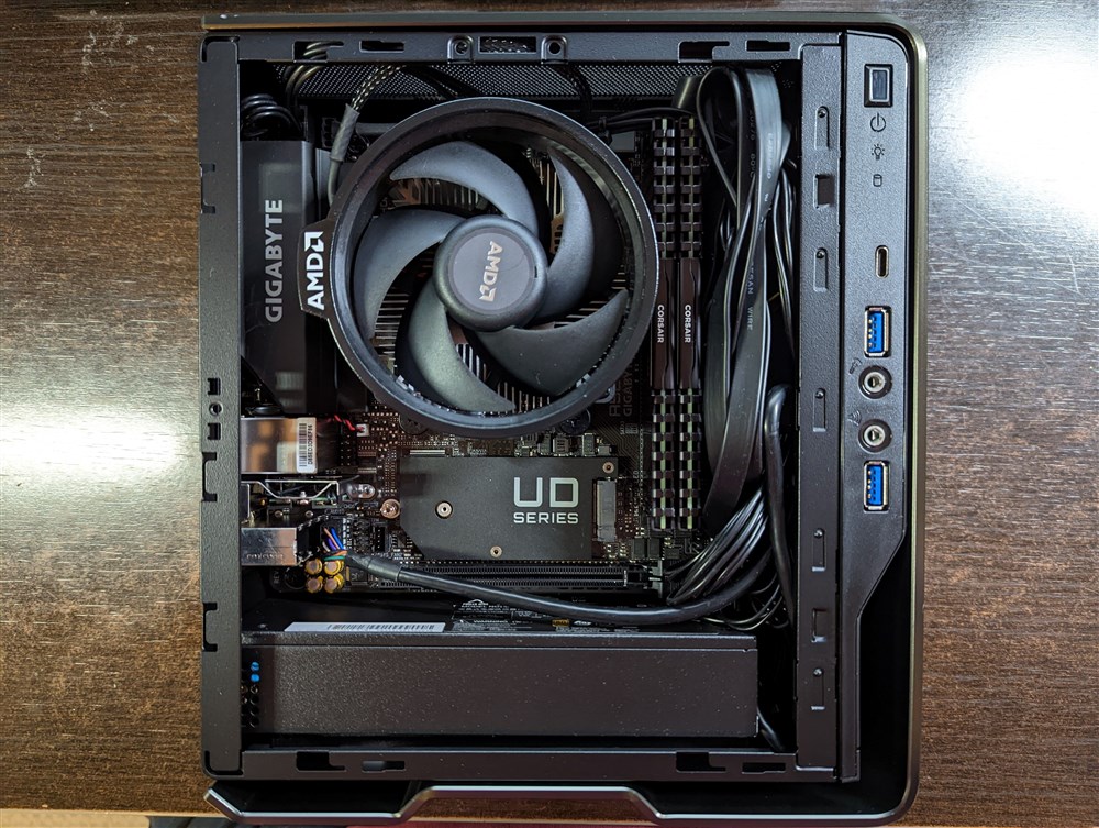 In Win Chopin MAX AMD APU Linux Build - Micro Center Build