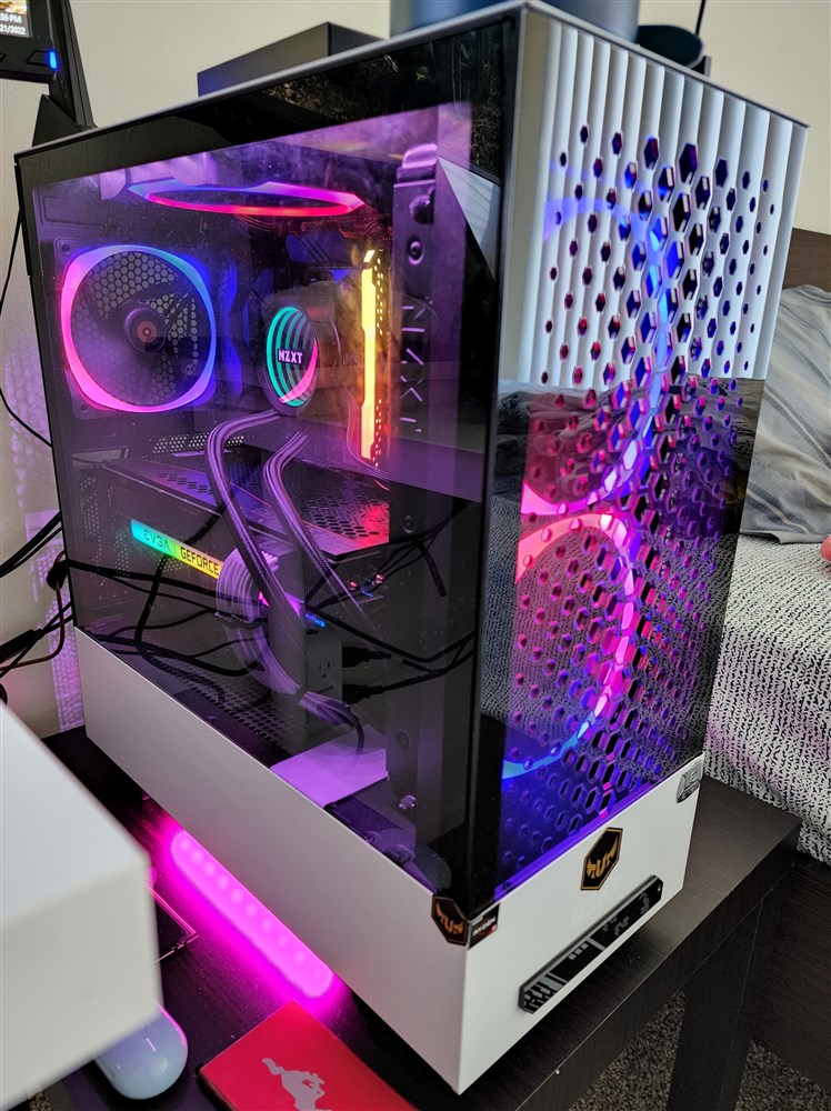 Krishna's minimalistic RGB Build - Micro Center Build