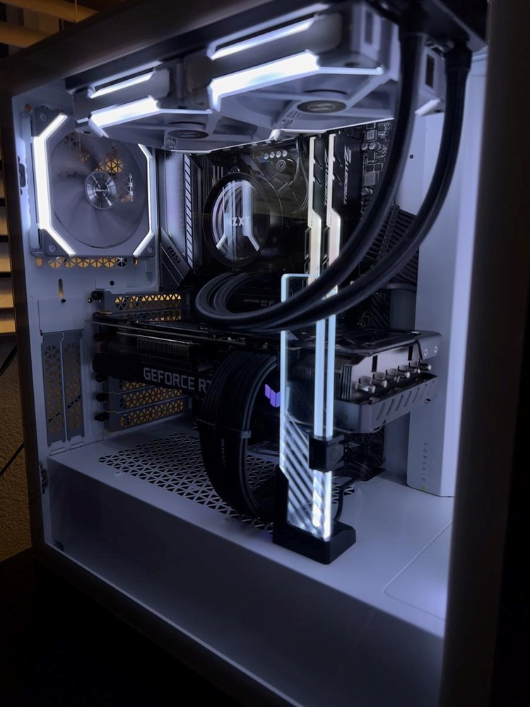 White Ice - Micro Center Build