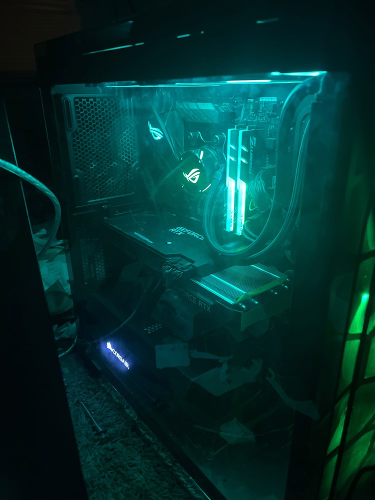 Spider-pig gaming setup - Micro Center Build