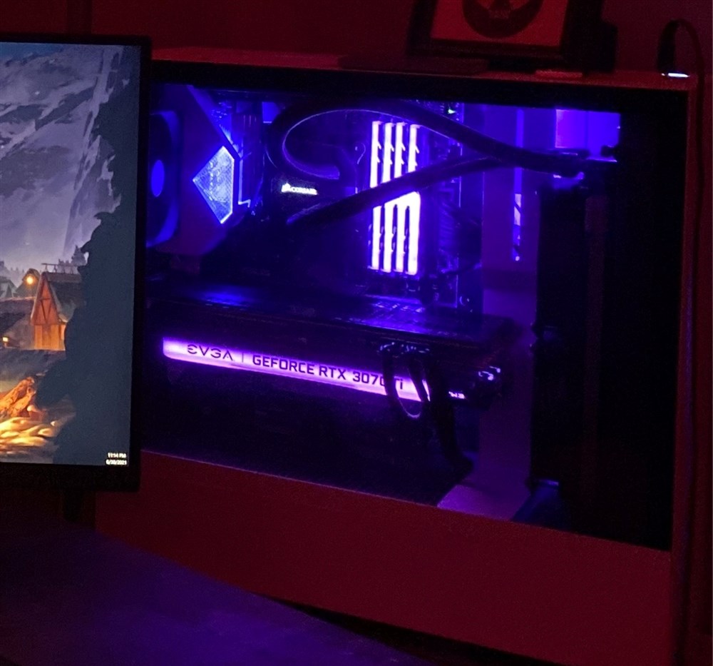 White Gaming Station - Micro Center Build