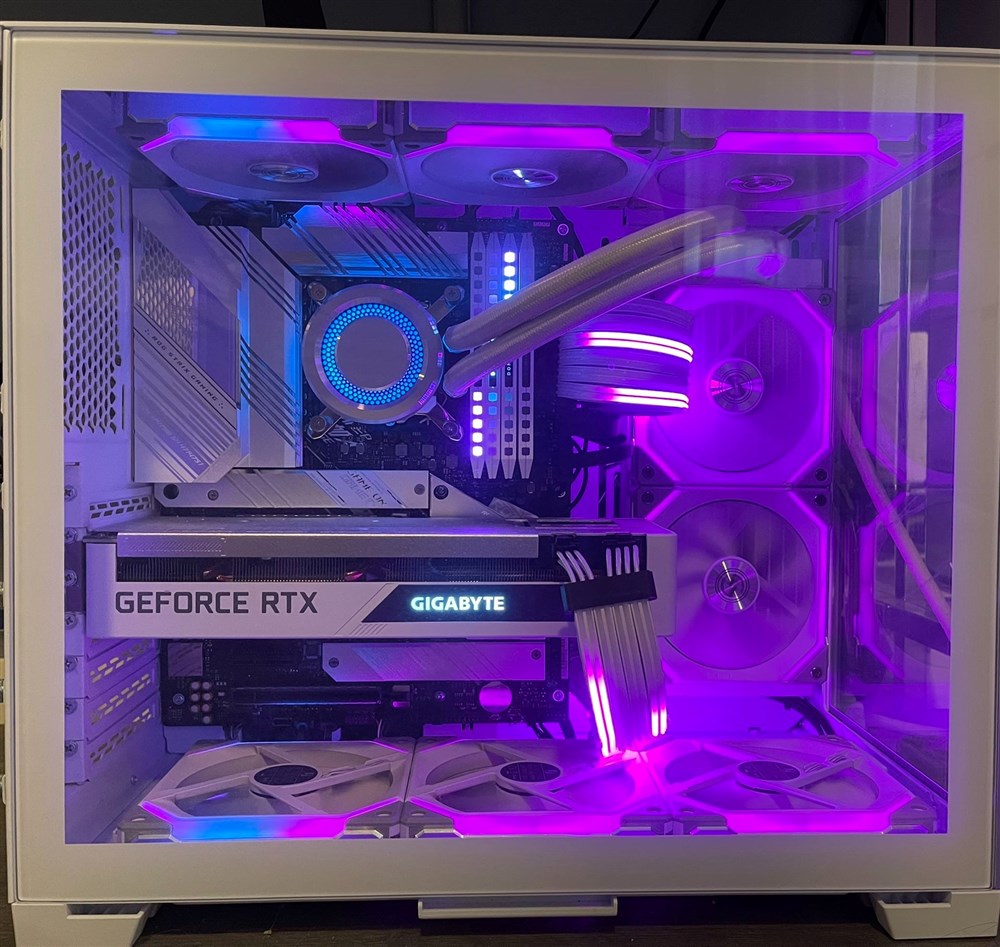 Snow White - Micro Center Build