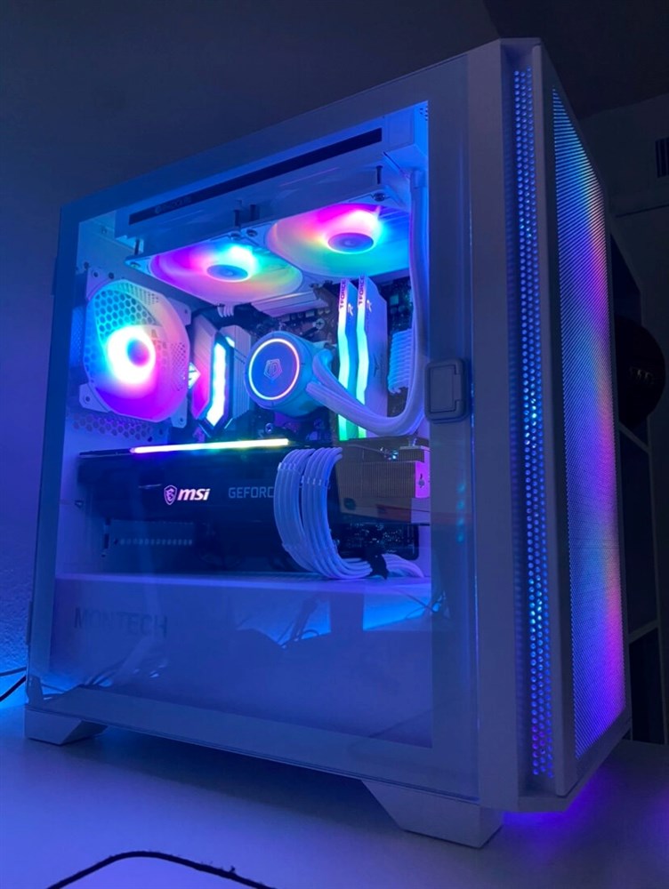 Frost Mini - White Matx Mid Range Build - Micro Center Build