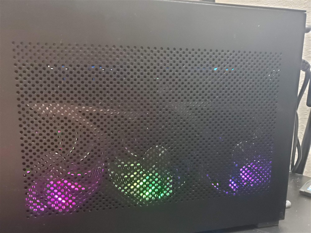 Team Red ITX Strix PC Build - Micro Center Build