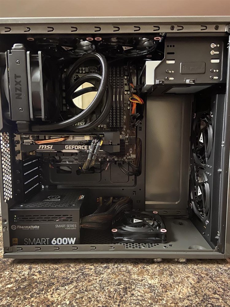 Pinky Gaming - Micro Center Build