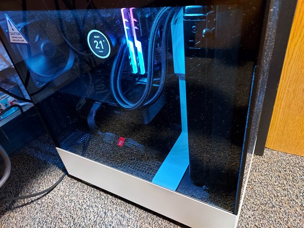 Minimalistic - Micro Center Build