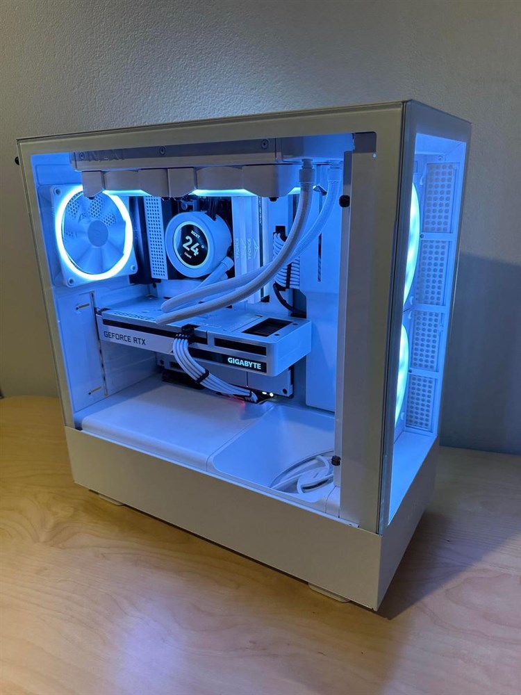 My WFH/Causal Gaming PC - Snow White themed - Micro Center Build