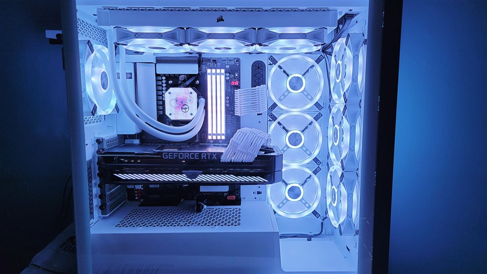 IVORY #Bitwit - Micro Center Build
