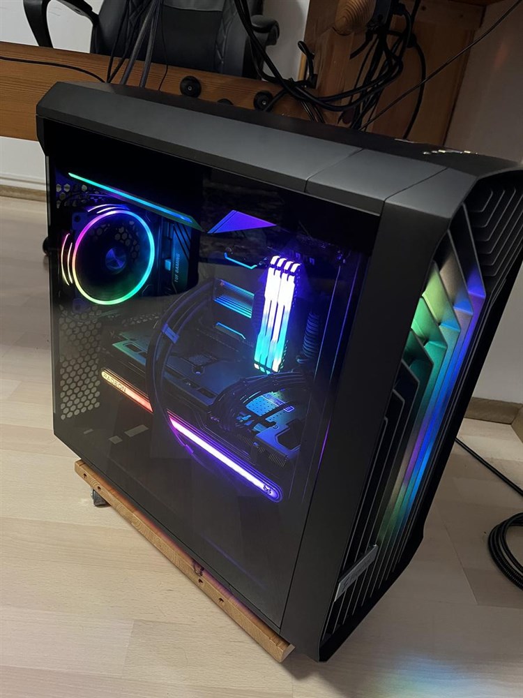 4 Wheelers "Mobile" Gaming PC - Micro Center Build