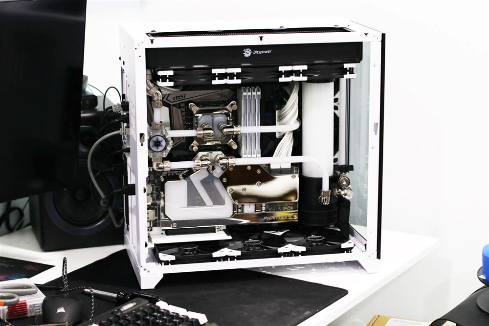 Liquid Metal - Micro Center Build