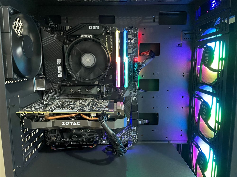 The Ultimate Gamer Build - Micro Center Build