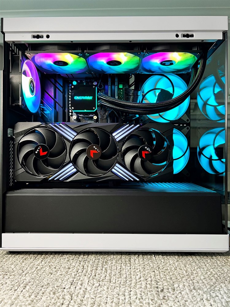 Hyte Y40 RTX4090 - Micro Center Build
