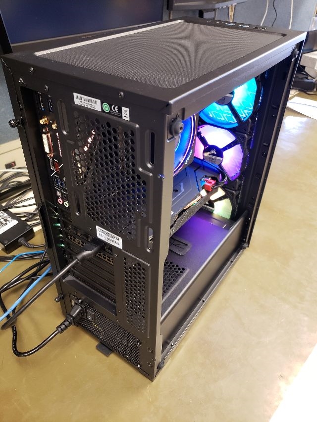 Mid Range AMD 2700X Gaming Build - Micro Center Build