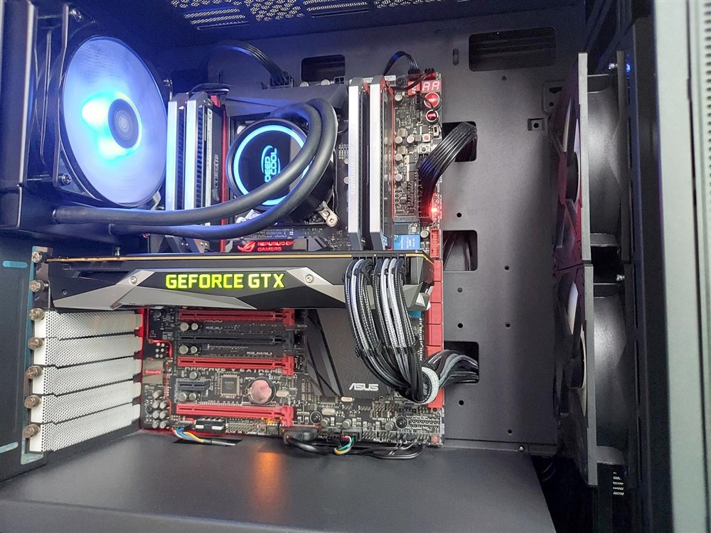 Dark Knight - Micro Center Build