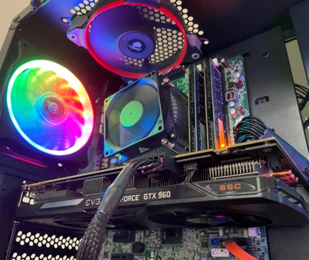 Budget Rainbow Monster $350 Gaming PC - Micro Center Build