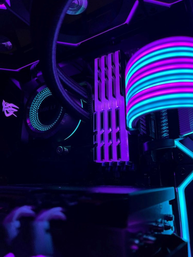 Neon Build O11 - Micro Center Build